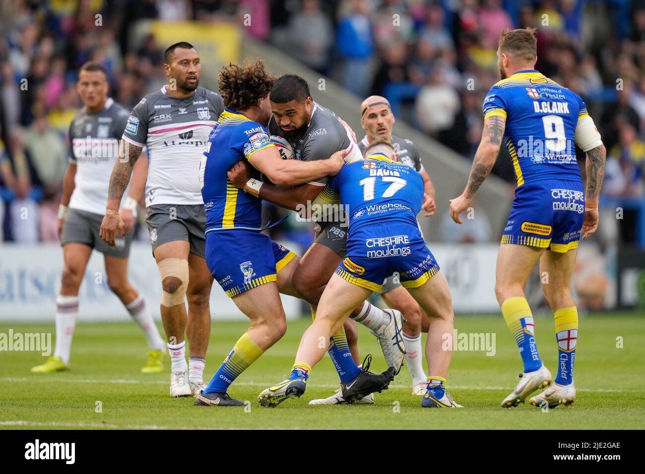 Steve davis wolves hi-res stock photography and images - Alamy