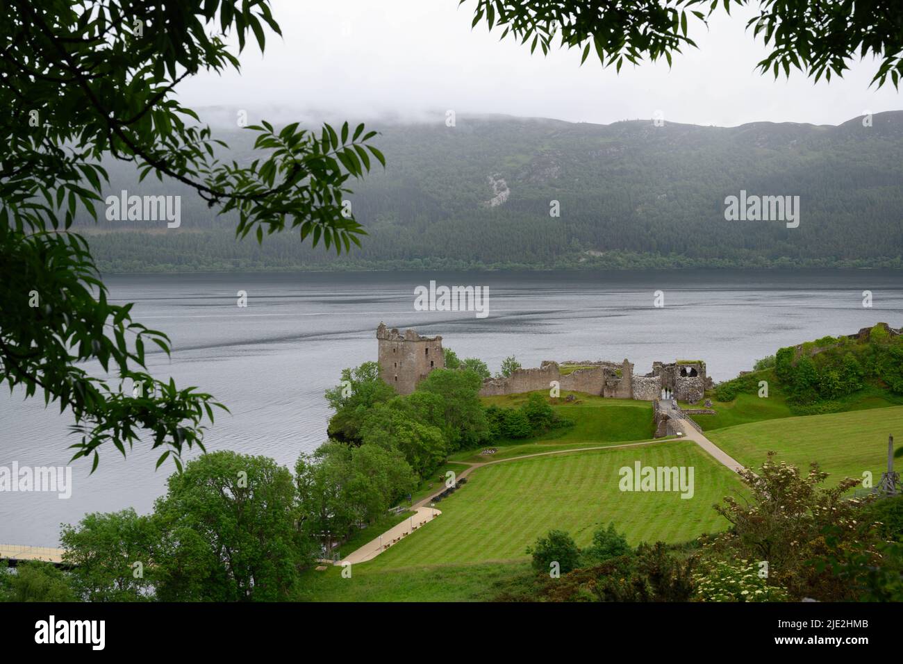 Urquhart Castle at the end of Loch Ness Stock Photo - Alamy