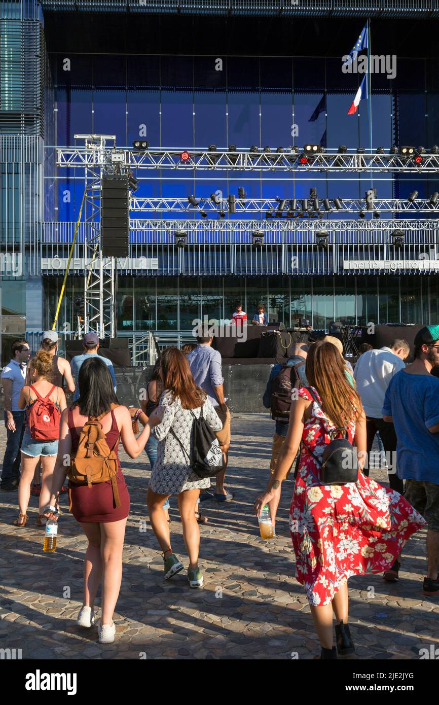 Cracki soundsystem hi-res stock photography and images - Alamy