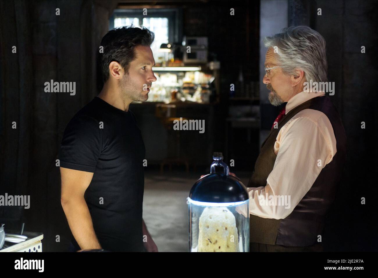 Michael douglas and paul rudd hi-res stock photography and images - Alamy