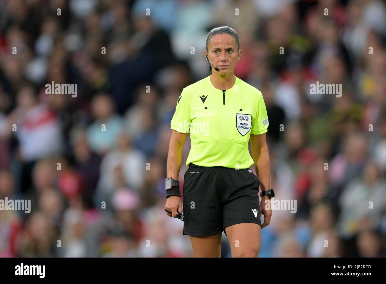 LEEDS - Referee Sandra Bastos during the England women's friendly ...