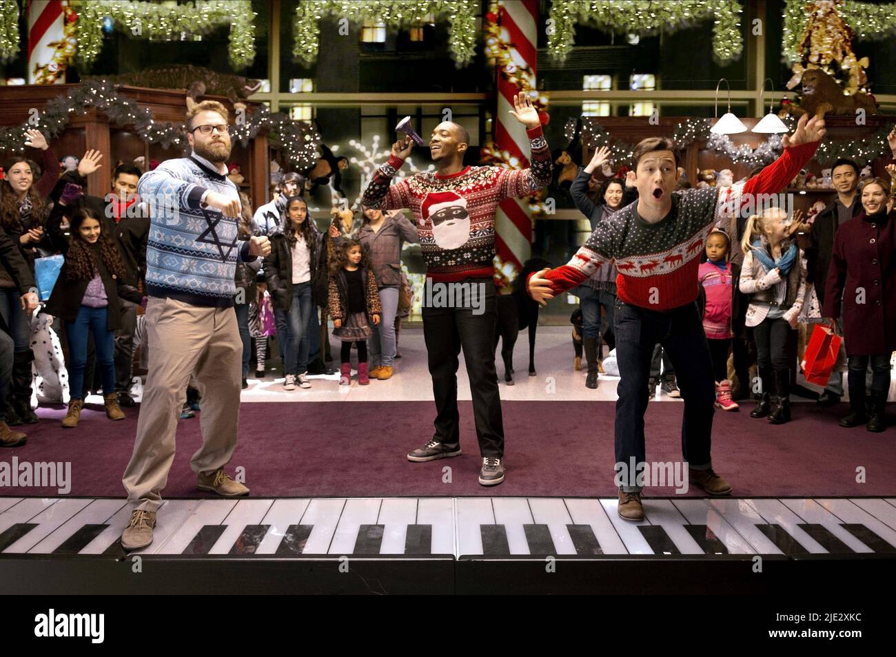 SETH ROGEN, ANTHONY MACKIE, JOSEPH GORDON-LEVITT, THE NIGHT BEFORE ...