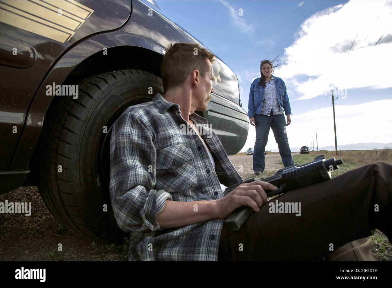 KEVIN BACON, CAMRYN MANHEIM, COP CAR, 2015 Stock Photo - Alamy