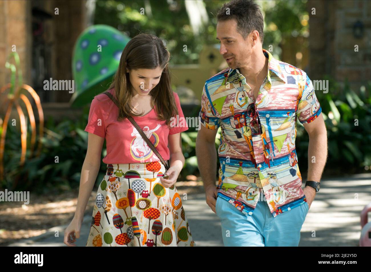 ANNA KENDRICK, SAM ROCKWELL, MR. RIGHT, 2015 Stock Photo - Alamy