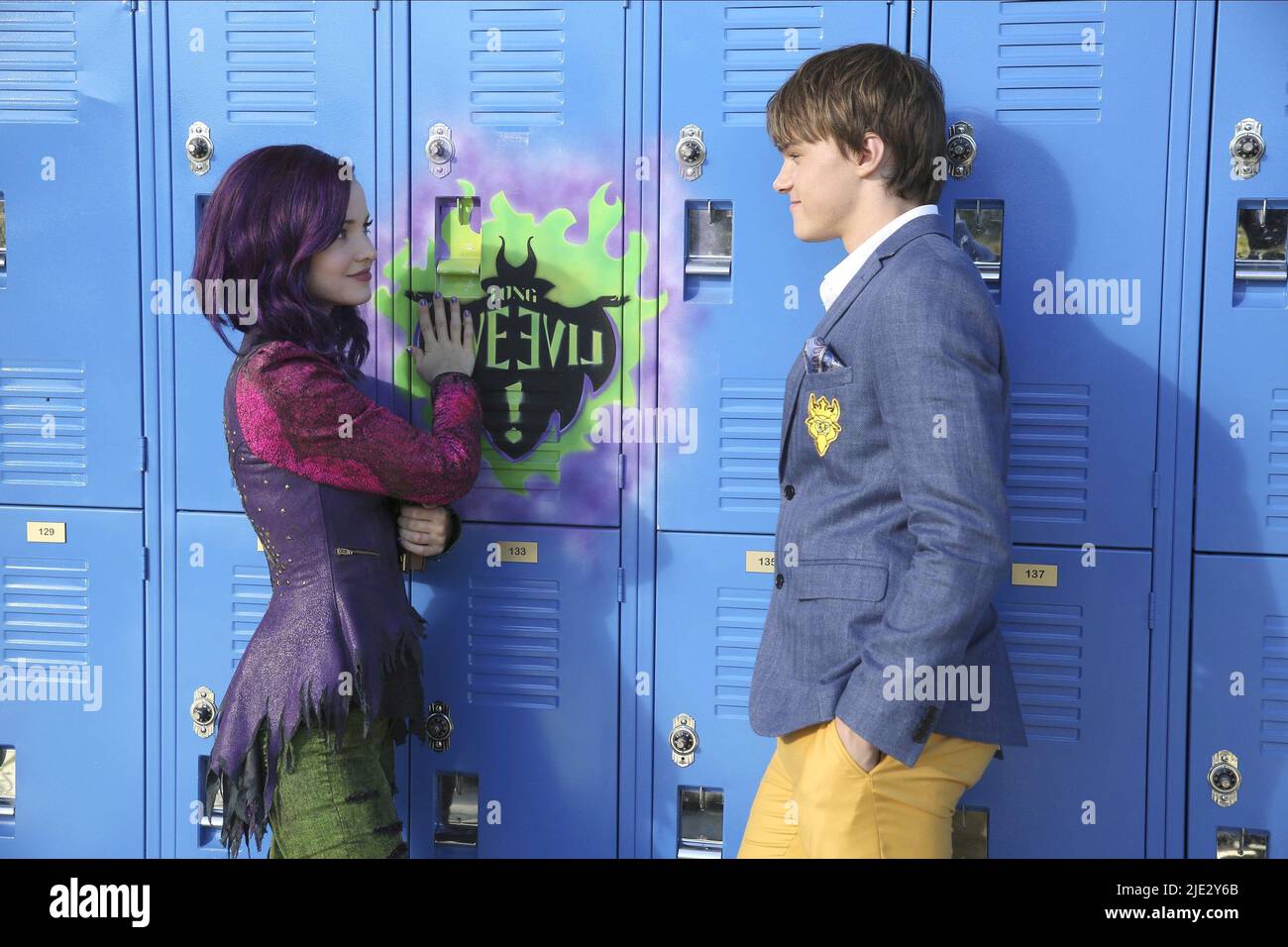 DOVE CAMERON, MITCHELL HOPE, DESCENDANTS, 2015 Stock Photo - Alamy