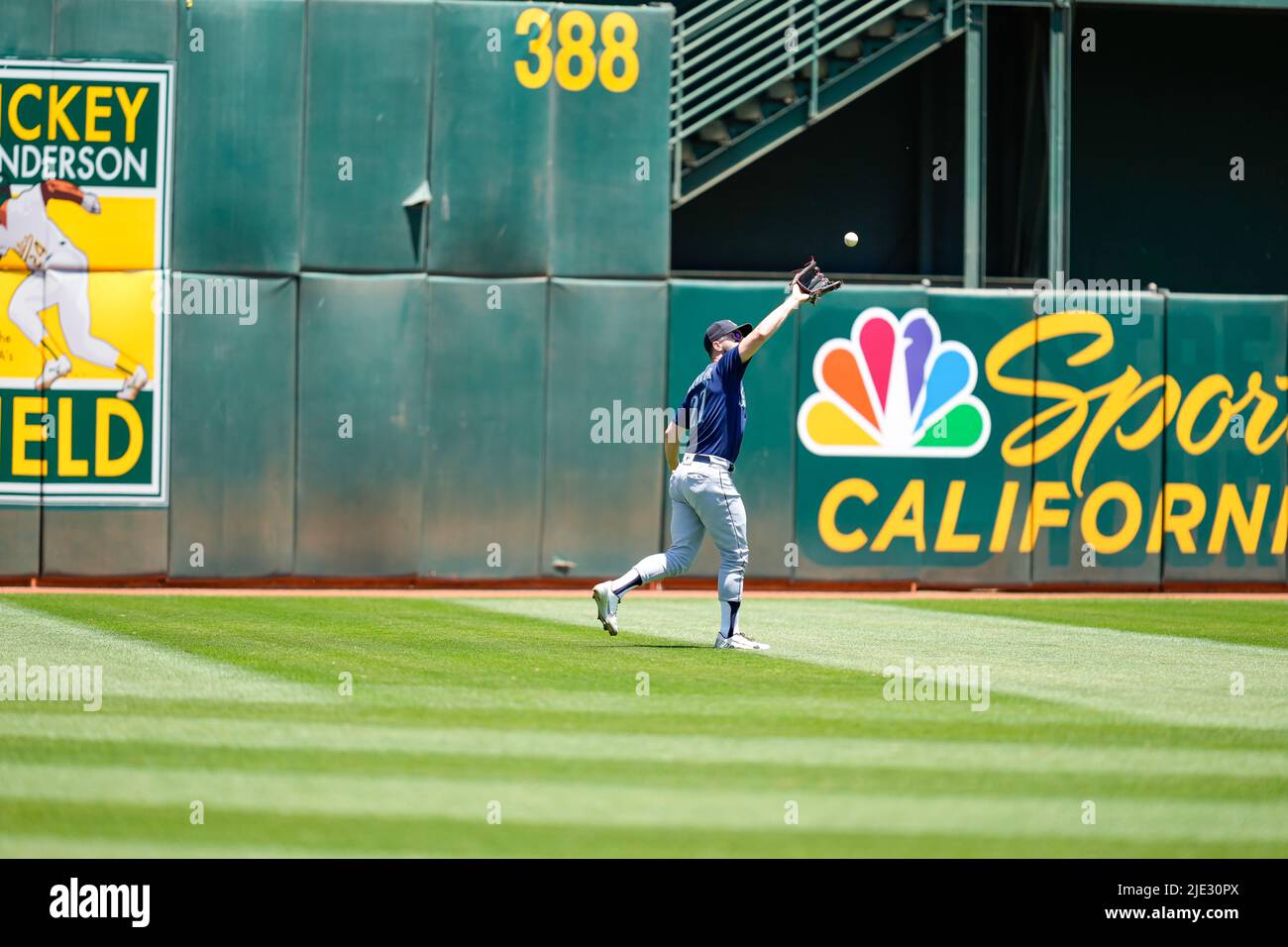 Seattle Mariners Outfielder Jesse Winker (27) catches a pop up ball for ...