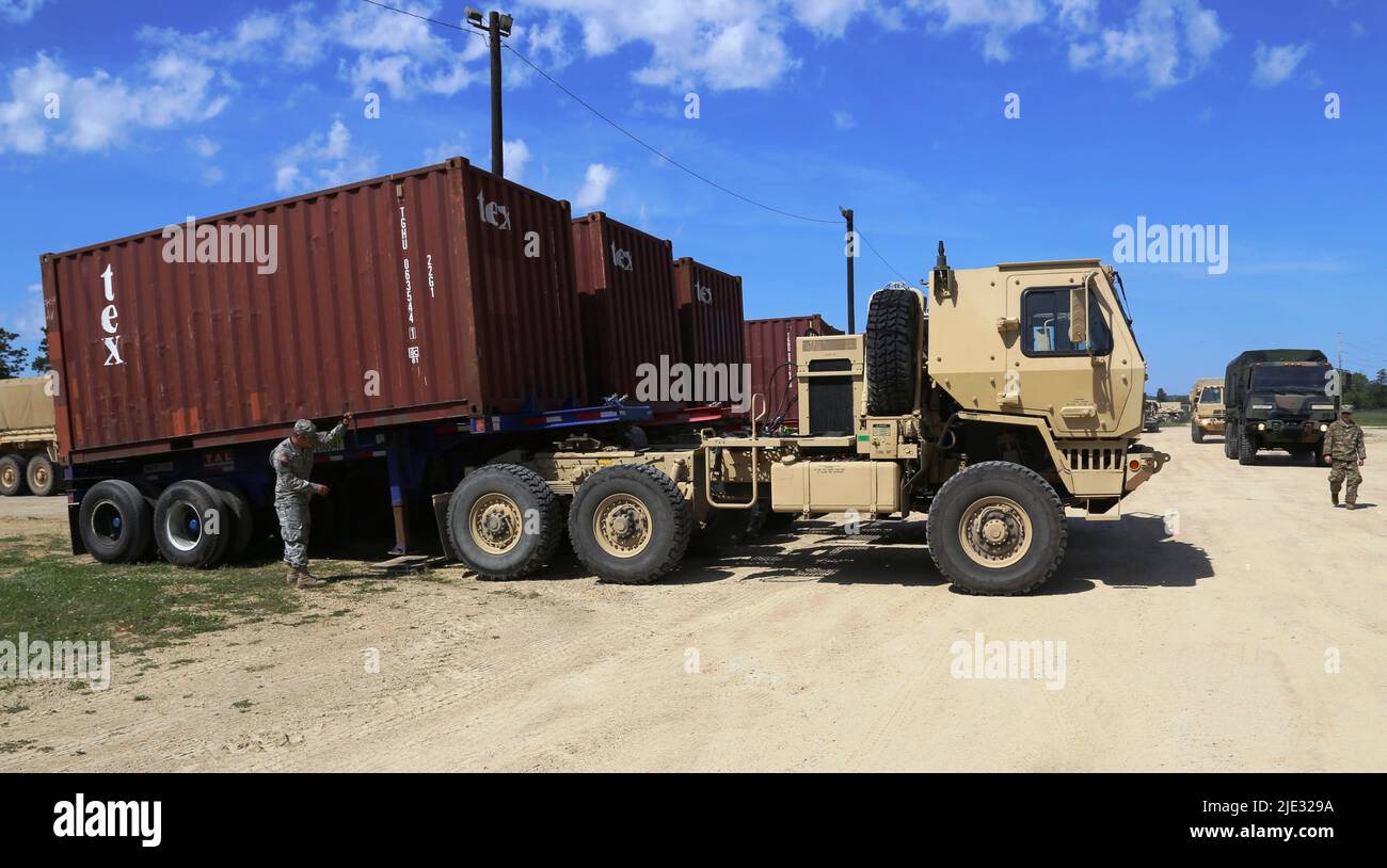 33rd infantry brigade combat team hi-res stock photography and images ...
