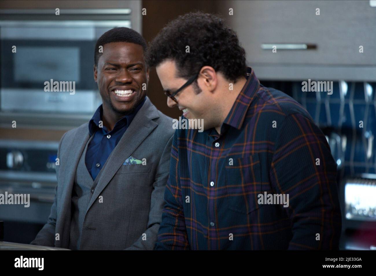 KEVIN HART, JOSH GAD, THE WEDDING RINGER, 2015 Stock Photo - Alamy