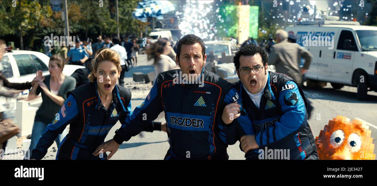 MICHELLE MONAGHAN, ADAM SANDLER, JOSH GAD, PIXELS, 2015 Stock Photo - Alamy