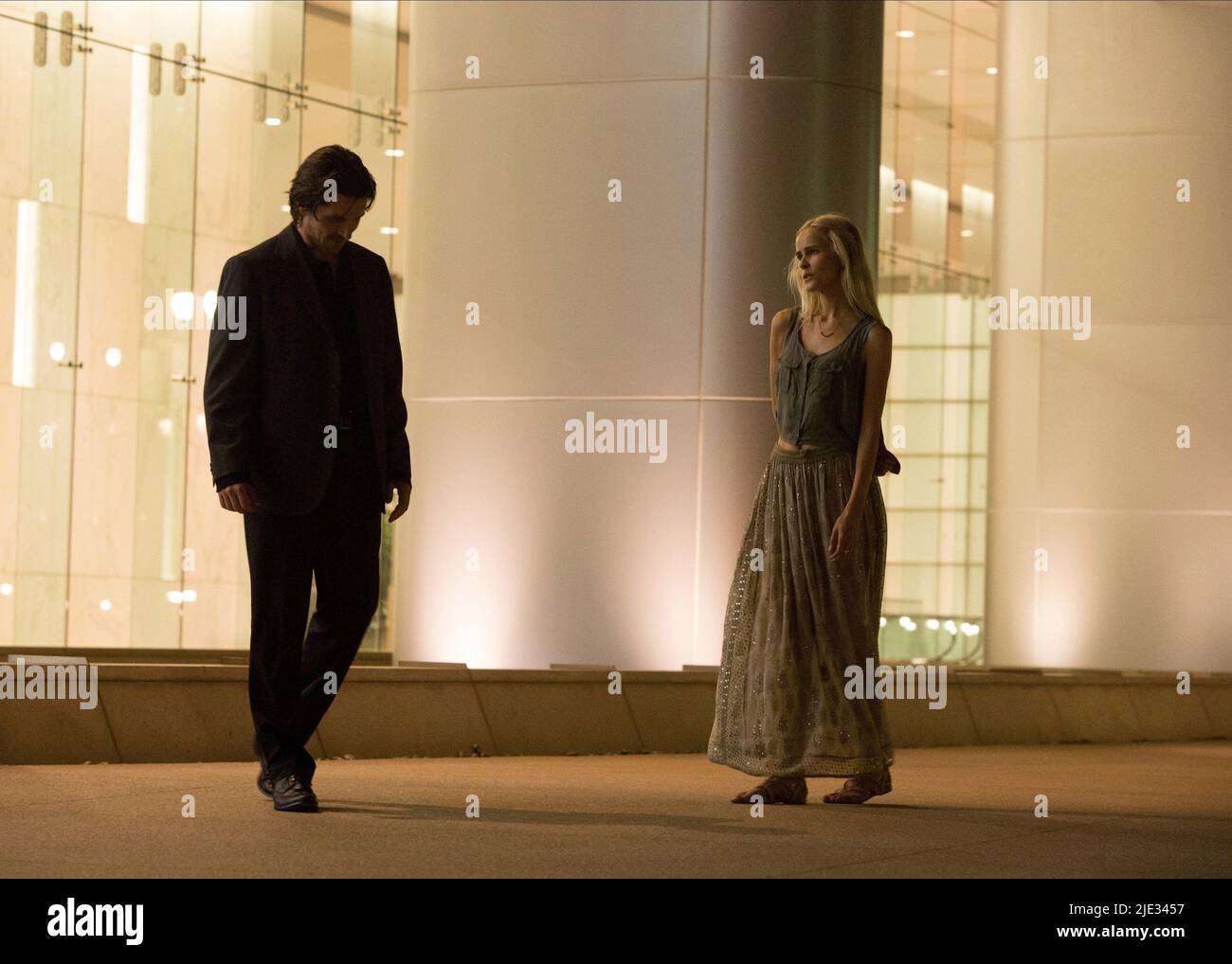 CHRISTIAN BALE, ISABEL LUCAS, KNIGHT OF CUPS, 2015 Stock Photo - Alamy