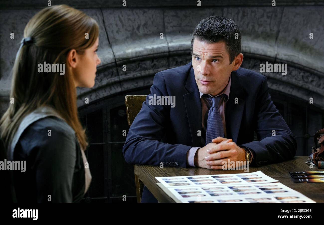 EMMA WATSON, ETHAN HAWKE, REGRESSION, 2015 Stock Photo - Alamy