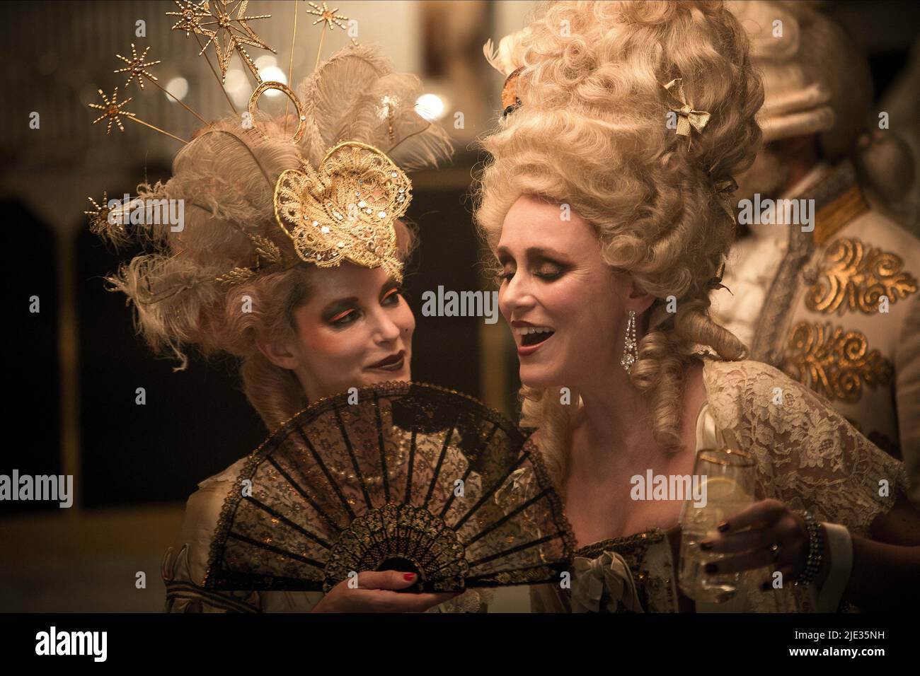 SIENNA GUILLORY, KEELEY HAWES, HIGH-RISE, 2015 Stock Photo - Alamy