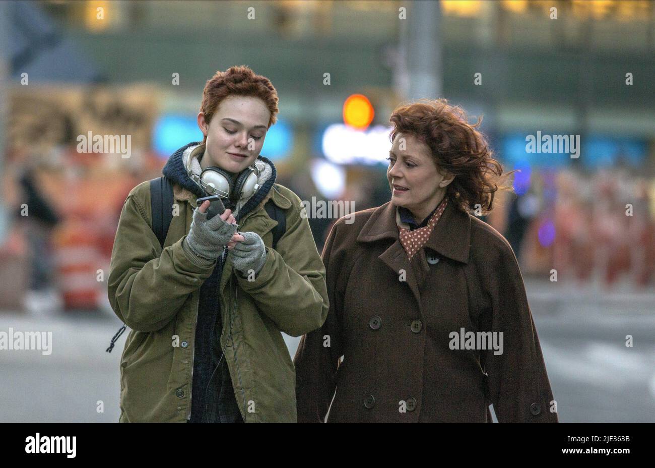 ELLE FANNING, SUSAN SARANDON, 3 GENERATIONS, 2015 Stock Photo - Alamy