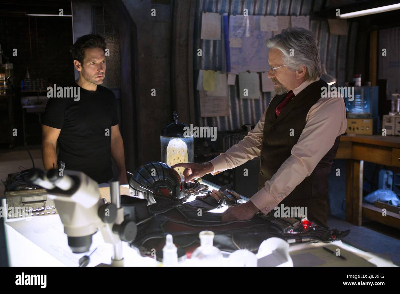 Paul rudd and michael douglas hi-res stock photography and images - Alamy