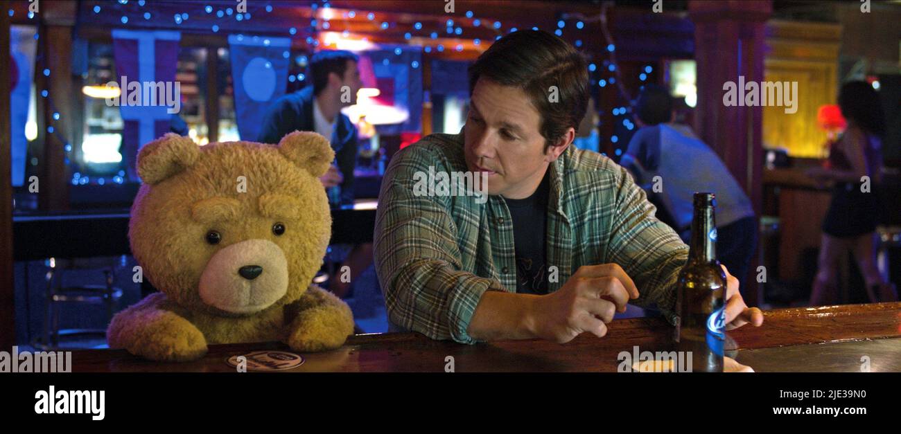 Seth macfarlane mark wahlberg hi-res stock photography and images - Alamy