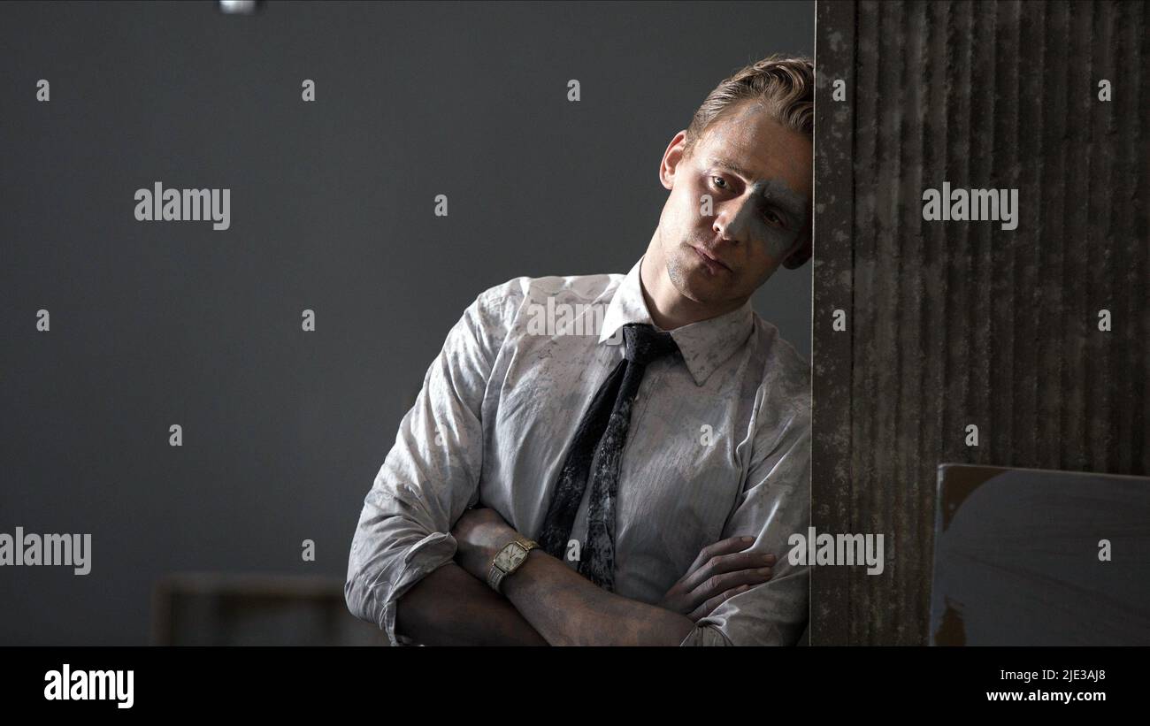 TOM HIDDLESTON, HIGH-RISE, 2015 Stock Photo - Alamy