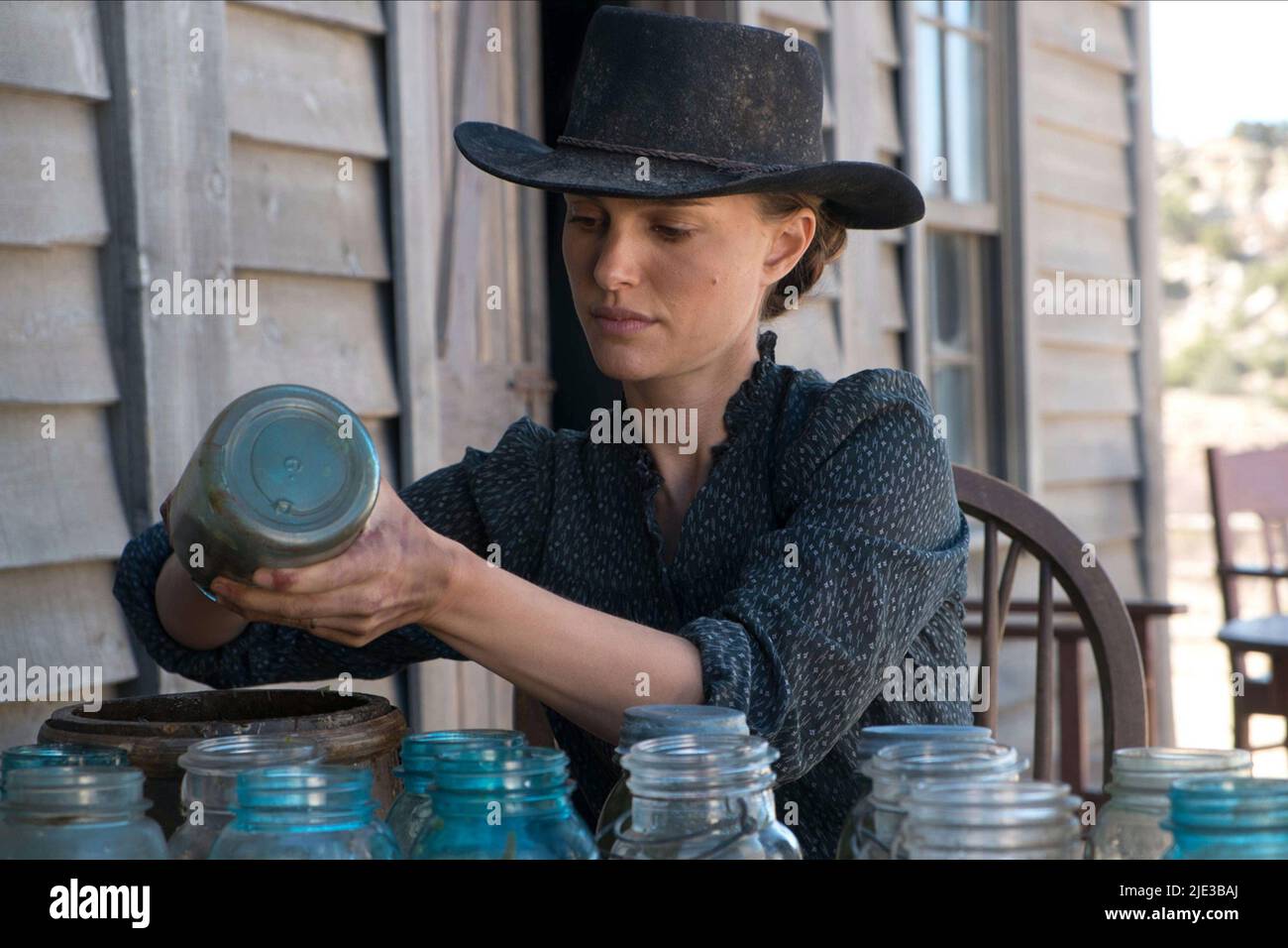 NATALIE PORTMAN, JANE GOT A GUN, 2015 Stock Photo - Alamy