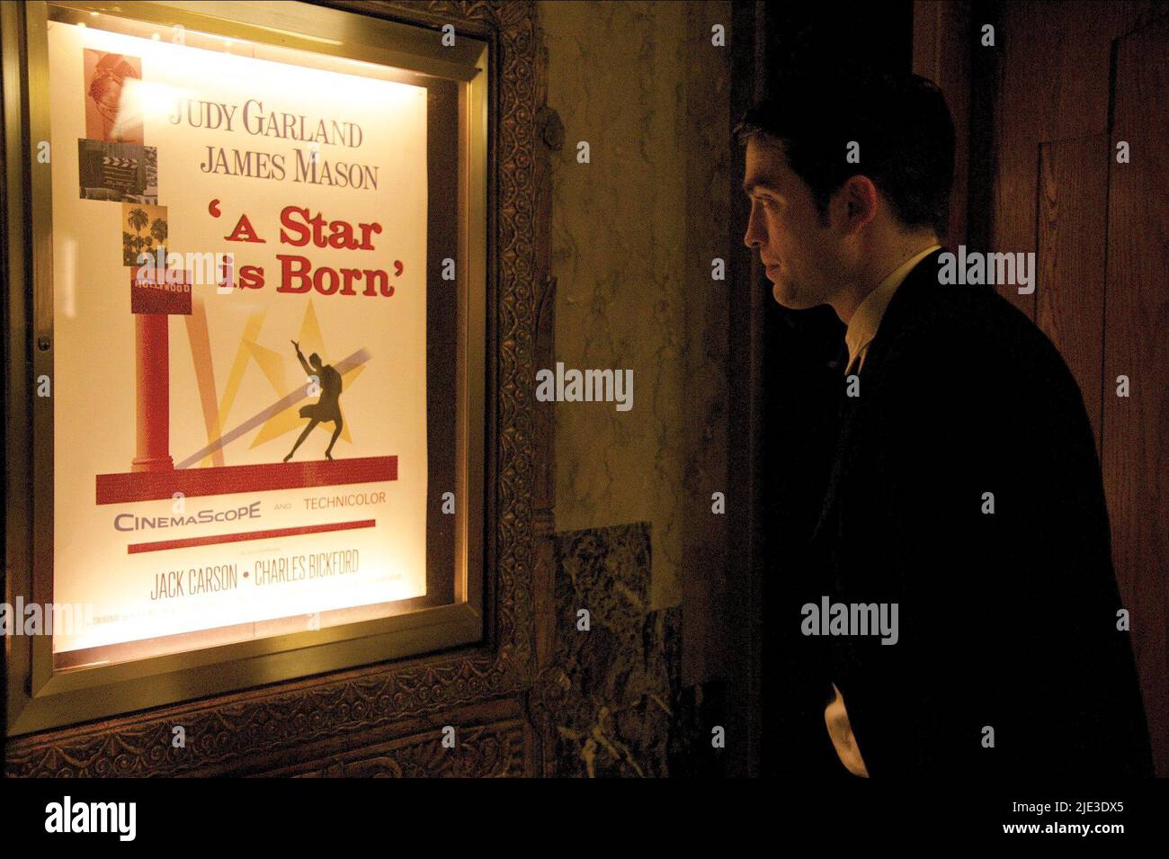 Robert pattinson portrait hi-res stock photography and images - Alamy