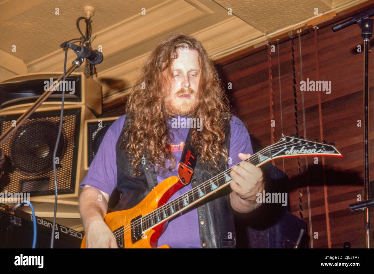 Guitarist Warren Haynes of the Allman Brothers Band performing at the ...