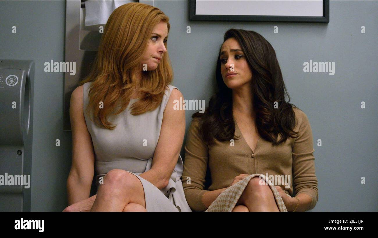 Sarah rafferty suits hi-res stock photography and images - Alamy