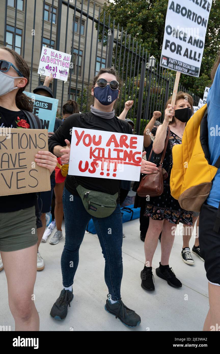 Atlanta, Georgia, USA. 24th June, 2022. Abortion rights activists ...