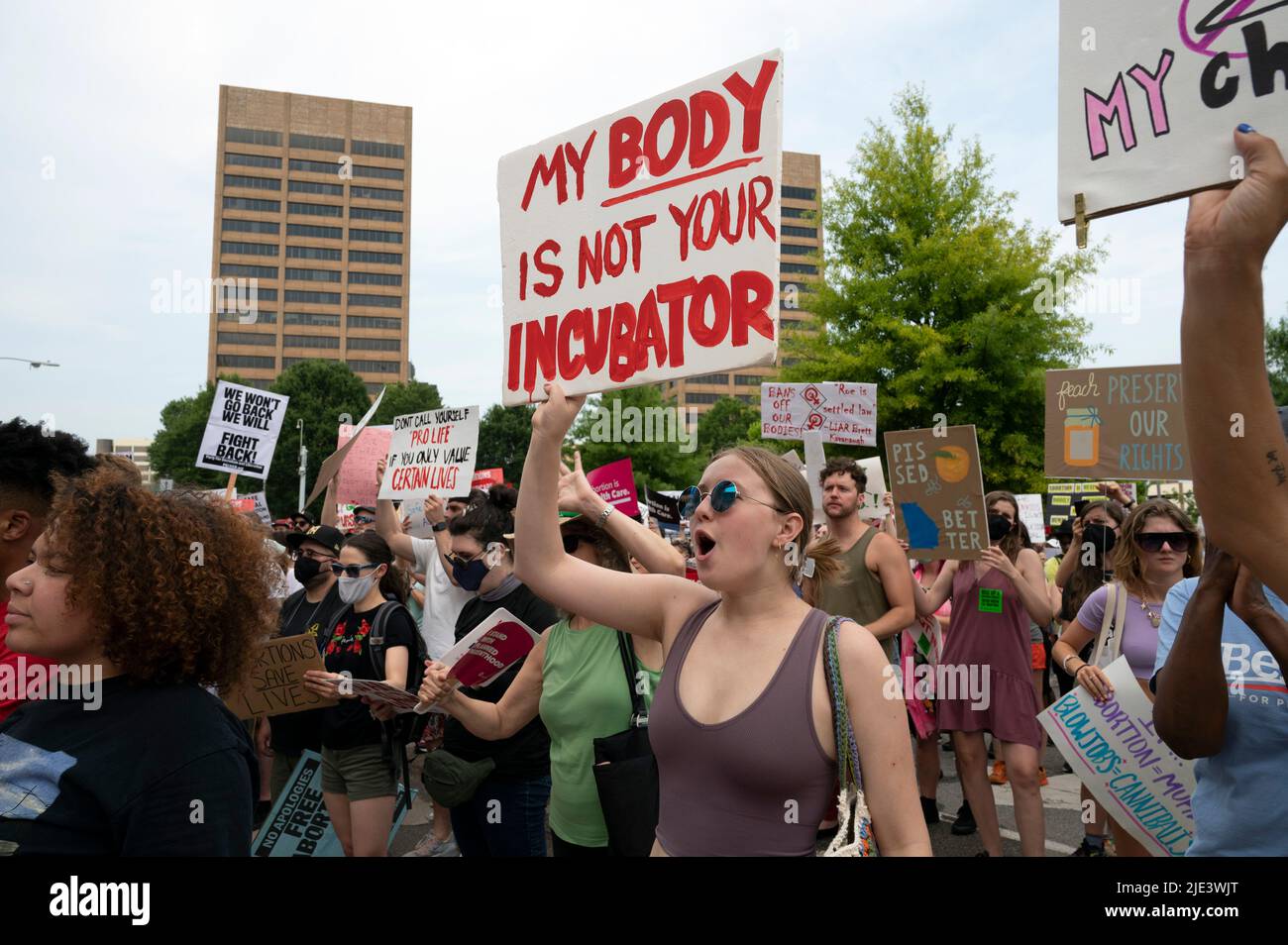 Atlanta, Georgia, USA. 24th June, 2022. Abortion rights activists ...