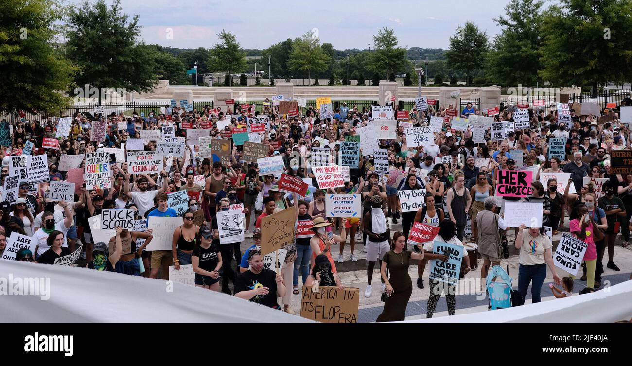 Atlanta, Georgia, USA. 24th June, 2022. A group of abortion rights ...