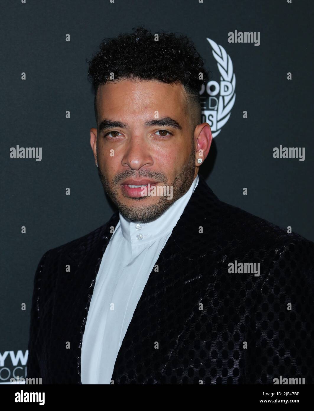 Jason Lee arrives at The Second Annual Hollywood Unlocked Impact Awards ...