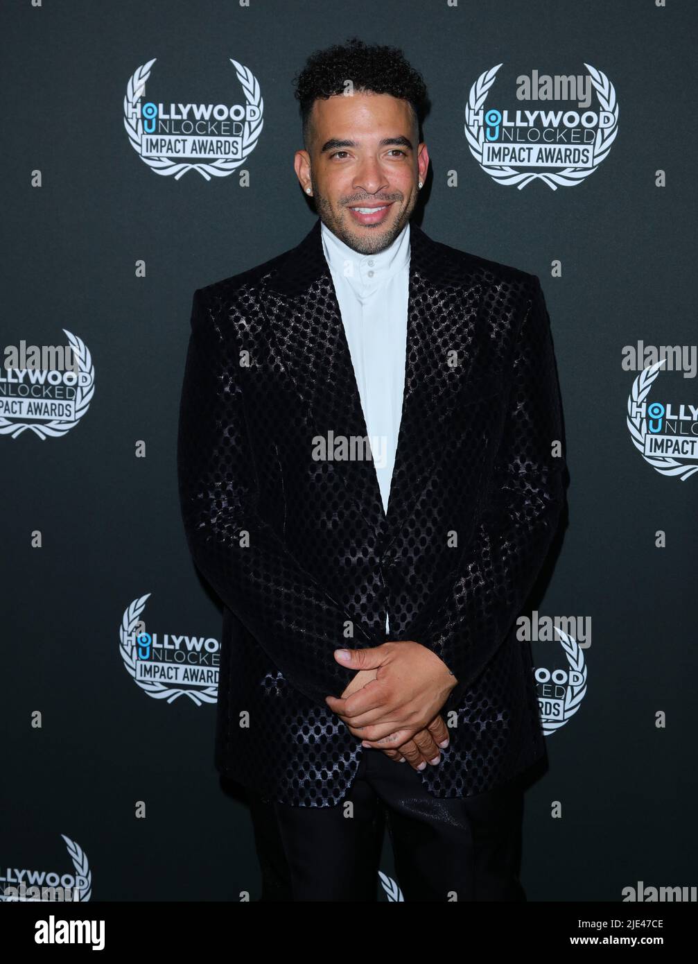 Jason Lee arrives at The Second Annual Hollywood Unlocked Impact Awards ...