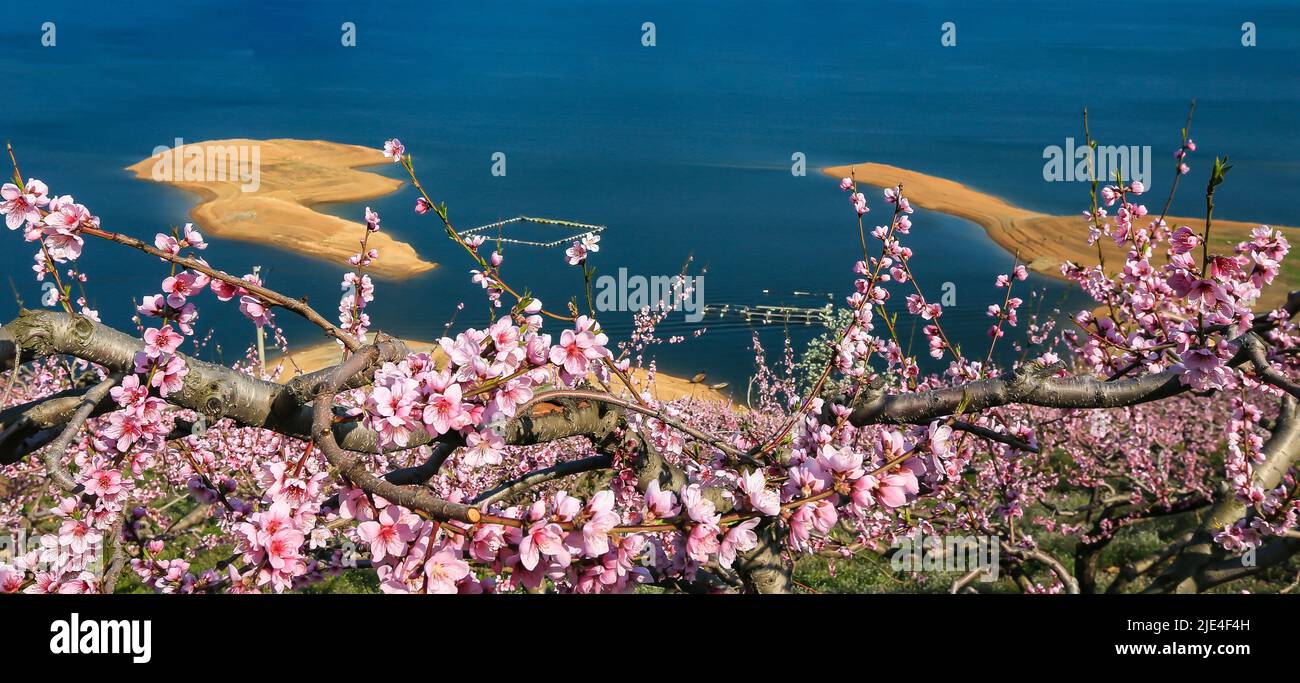 Yalu hi-res stock photography and images - Alamy