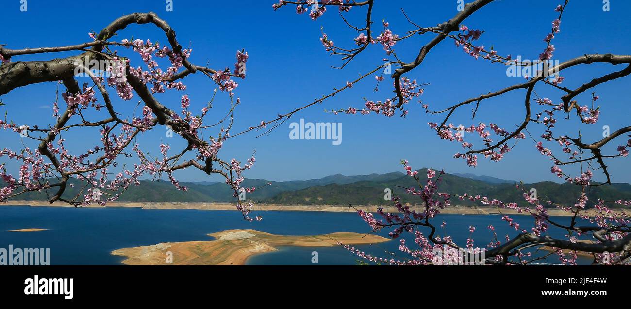 Yalu hi-res stock photography and images - Alamy
