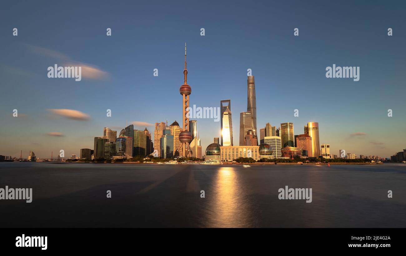 Lujiazui clouds hi-res stock photography and images - Alamy
