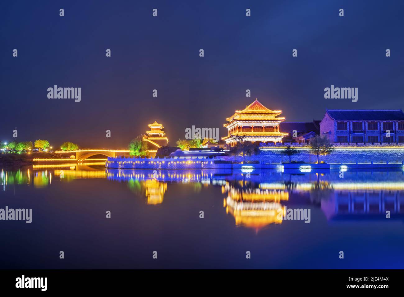 Wu temple gates hi-res stock photography and images - Alamy