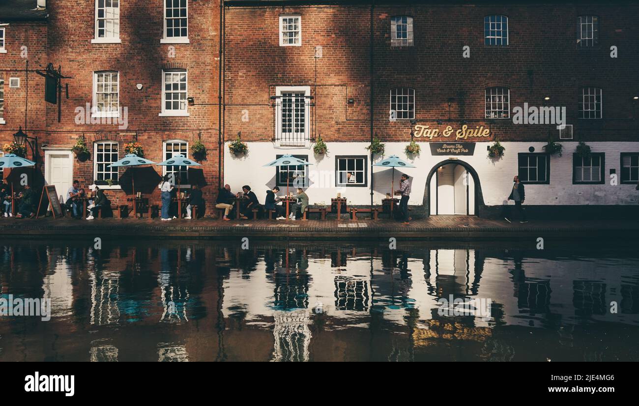Bar in birmingham hi-res stock photography and images - Alamy