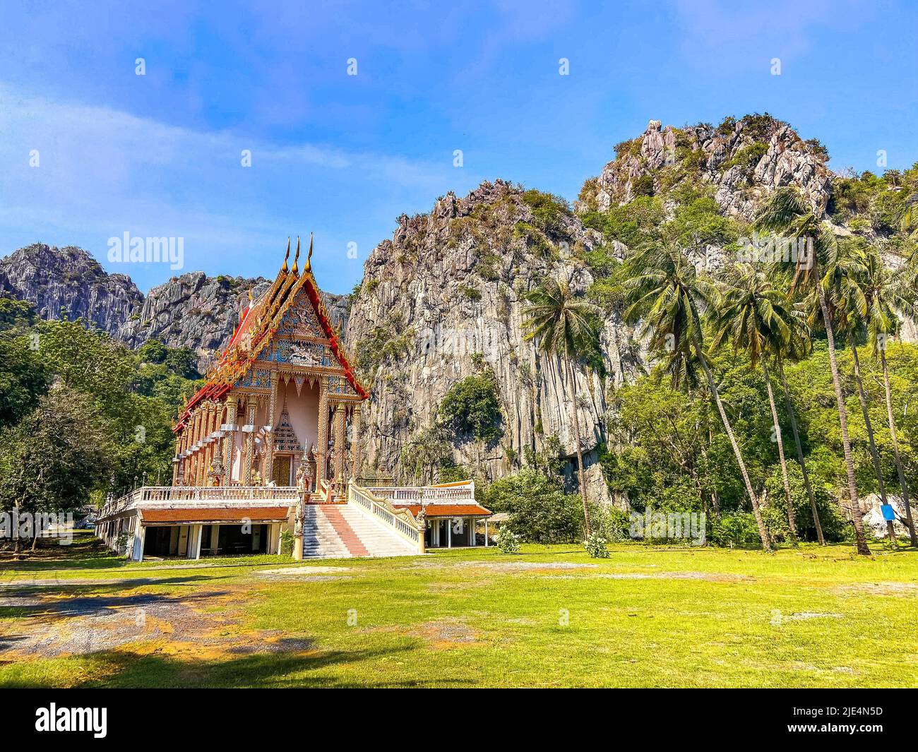 Wat khao daeng temple hi-res stock photography and images - Alamy