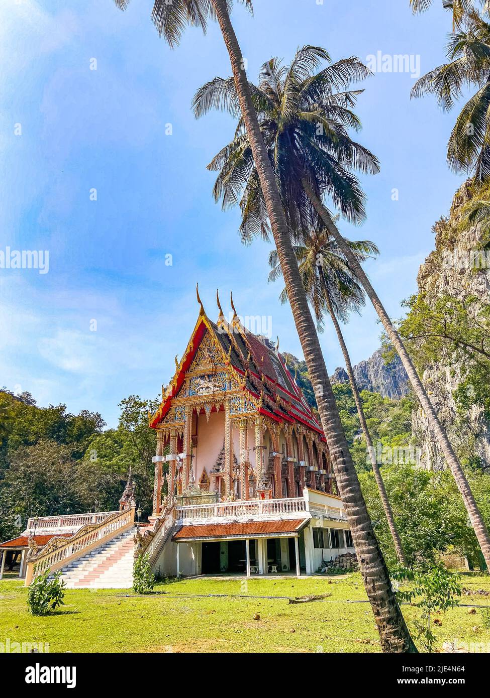 Wat khao daeng temple hi-res stock photography and images - Alamy