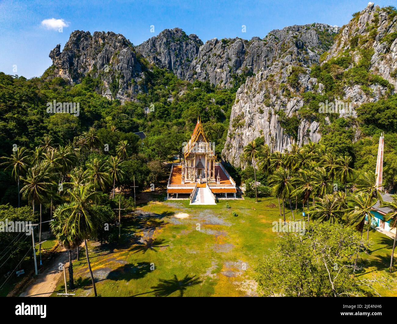 Wat khao daeng temple hi-res stock photography and images - Alamy