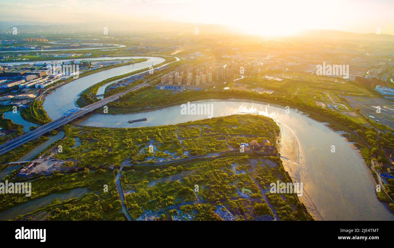 Homes overlooking river hi-res stock photography and images - Alamy