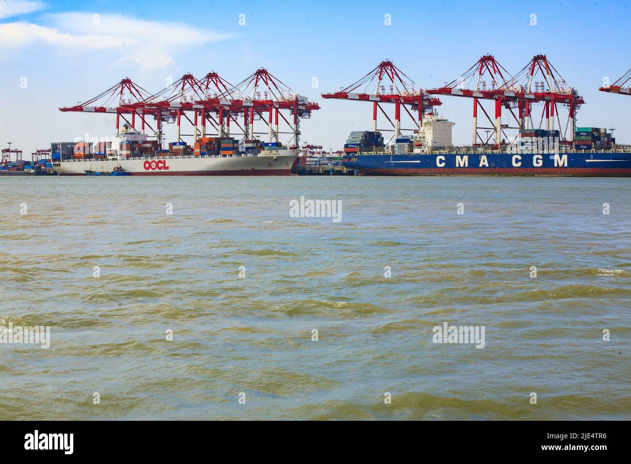 Yangshan port hi-res stock photography and images - Alamy