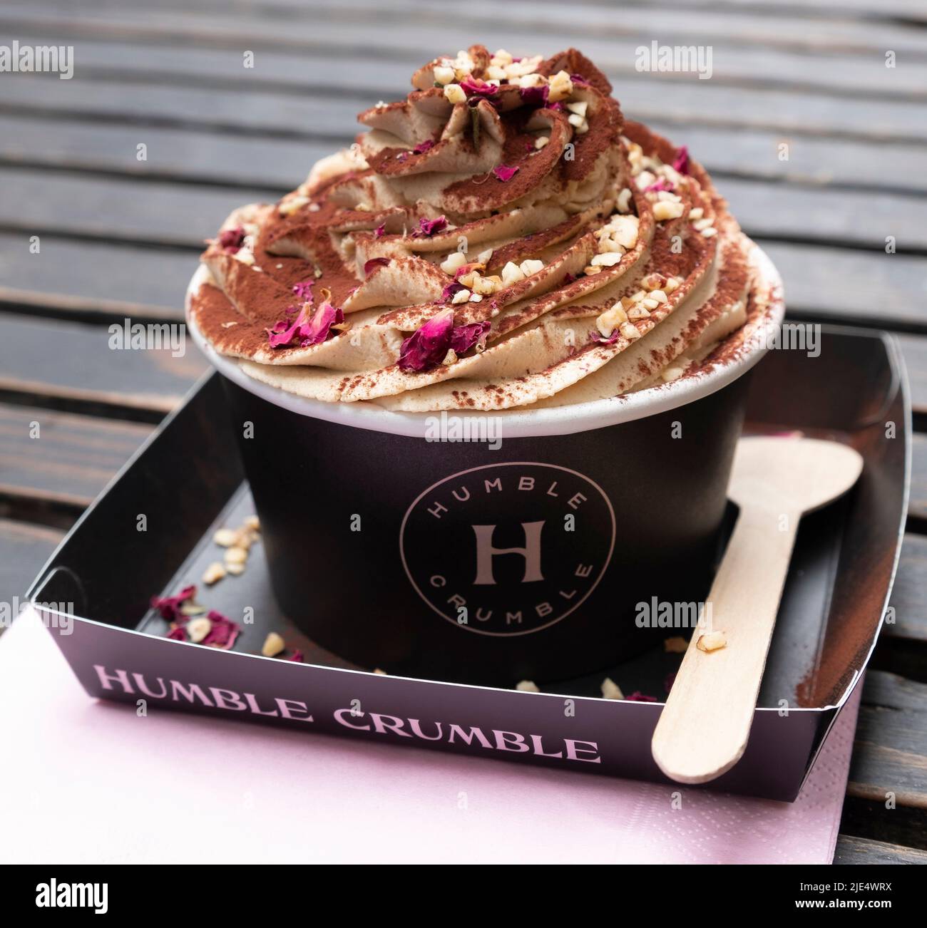 Crumble desert hi-res stock photography and images - Alamy