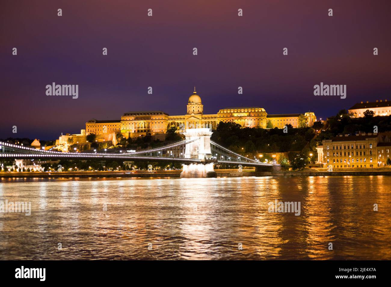 Night view water castle hi-res stock photography and images - Alamy