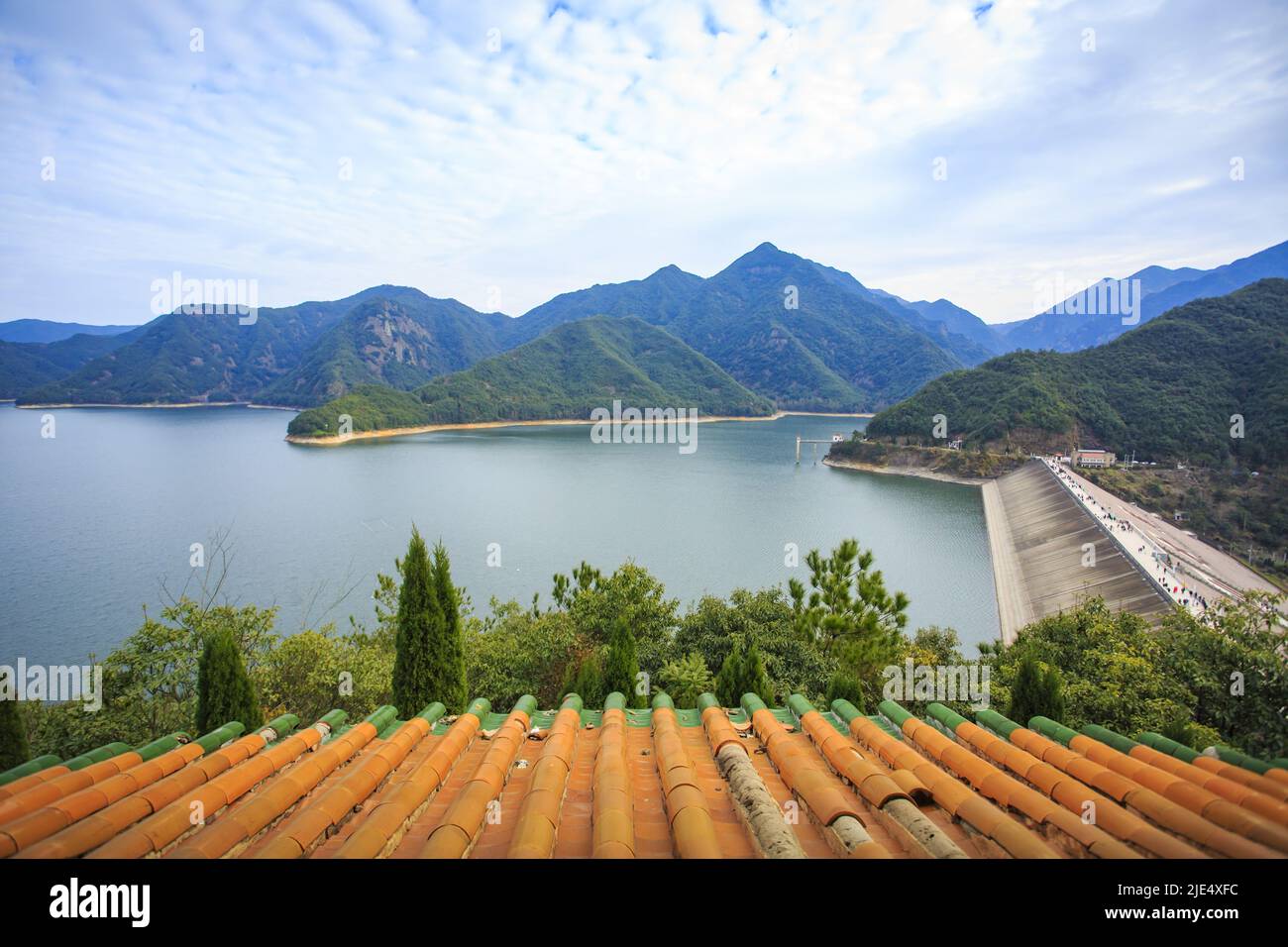 Linhai zhejiang taizhou tauren mount reservoirs Stock Photo - Alamy