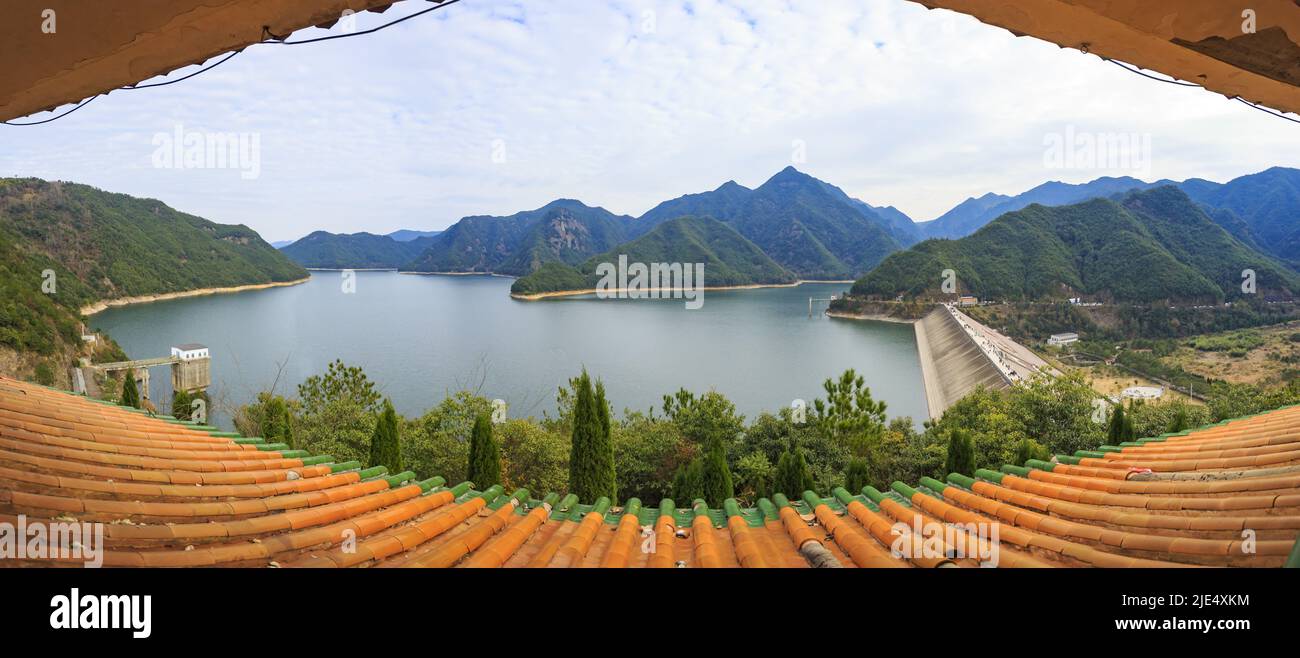 Linhai zhejiang taizhou tauren mount reservoirs Stock Photo - Alamy