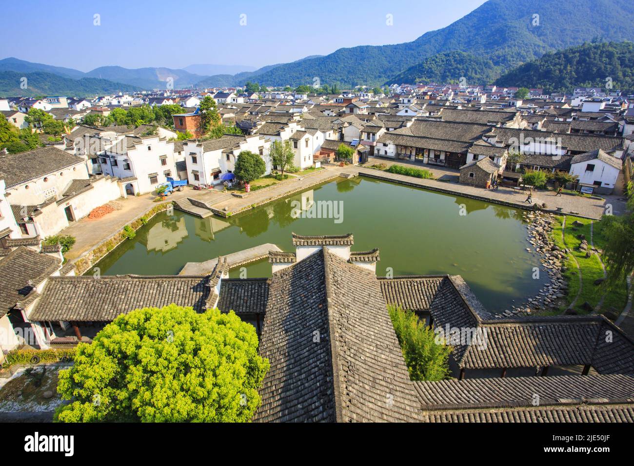 White wall tiles horsehead walls hi-res stock photography and images ...