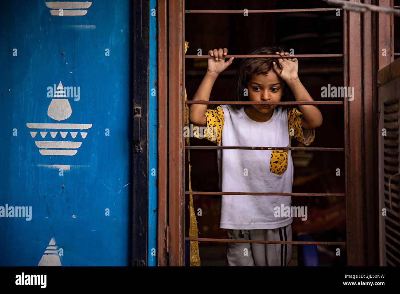 Poverty people window hi-res stock photography and images - Alamy