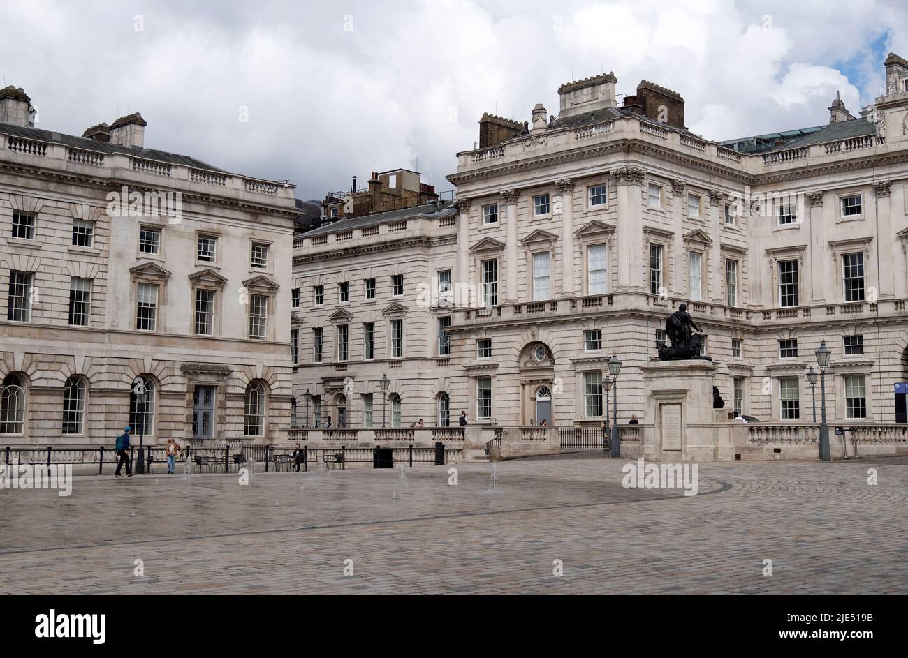 Large neoclassical complex hi-res stock photography and images - Alamy