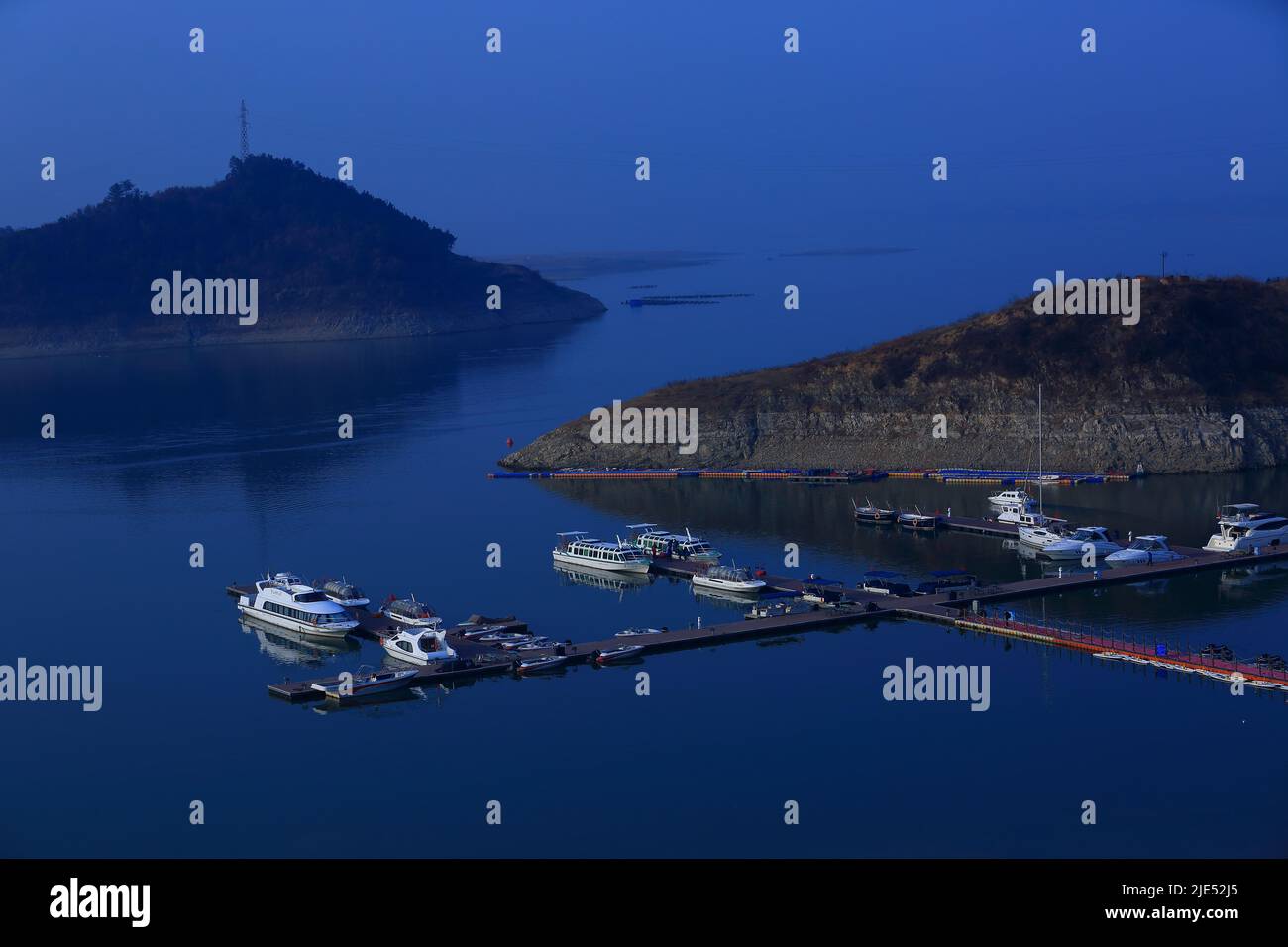 Mount wudang taoism hi-res stock photography and images - Alamy