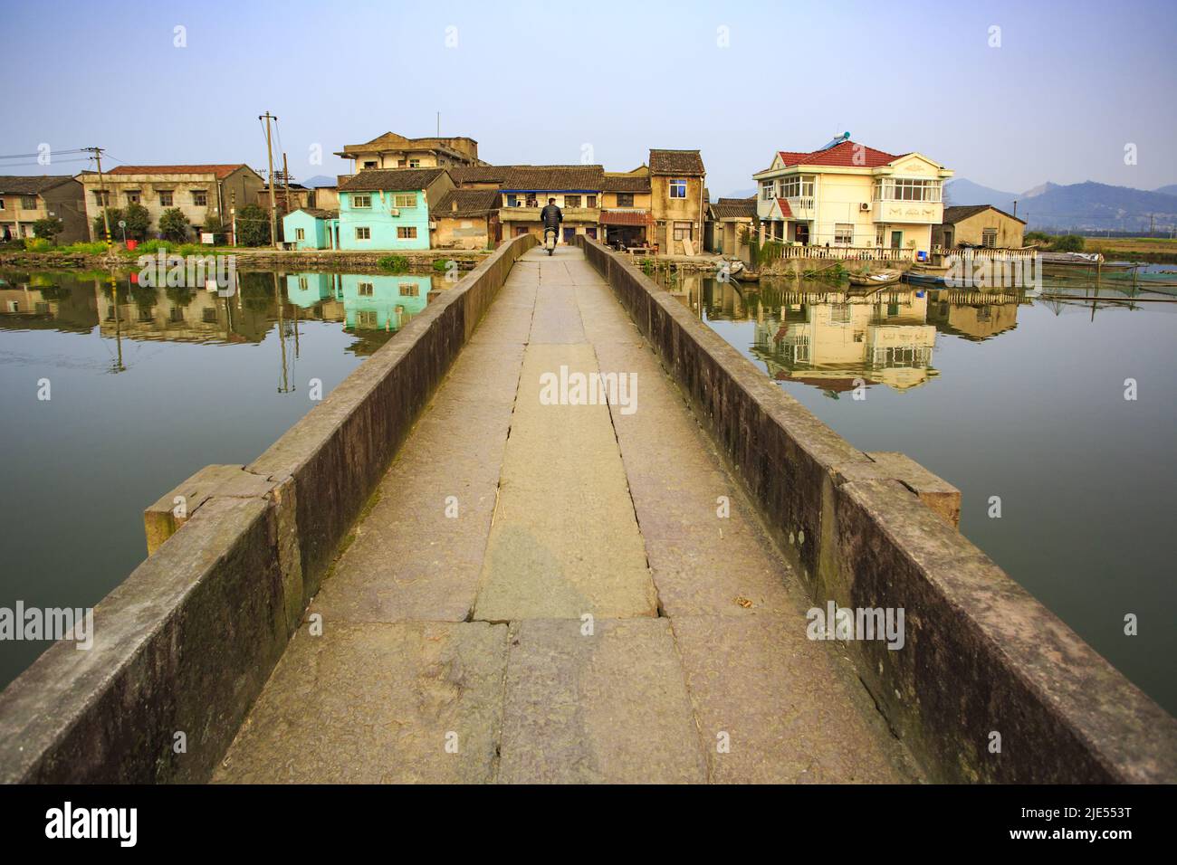 Zhejiang ningbo yinzhou ancient stone bridge Stock Photo - Alamy