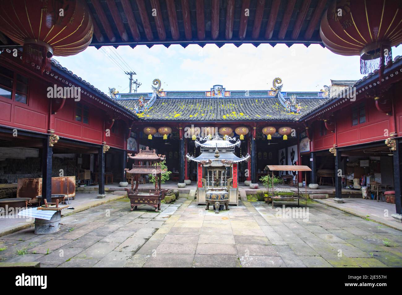 Zhejiang ningbo yinzhou ancestral hall temple ancient buildings Stock ...