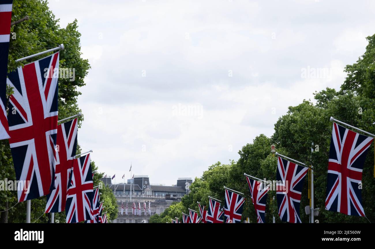 The Mall decorated in big Union Jack flags for the queen jubilee in ...